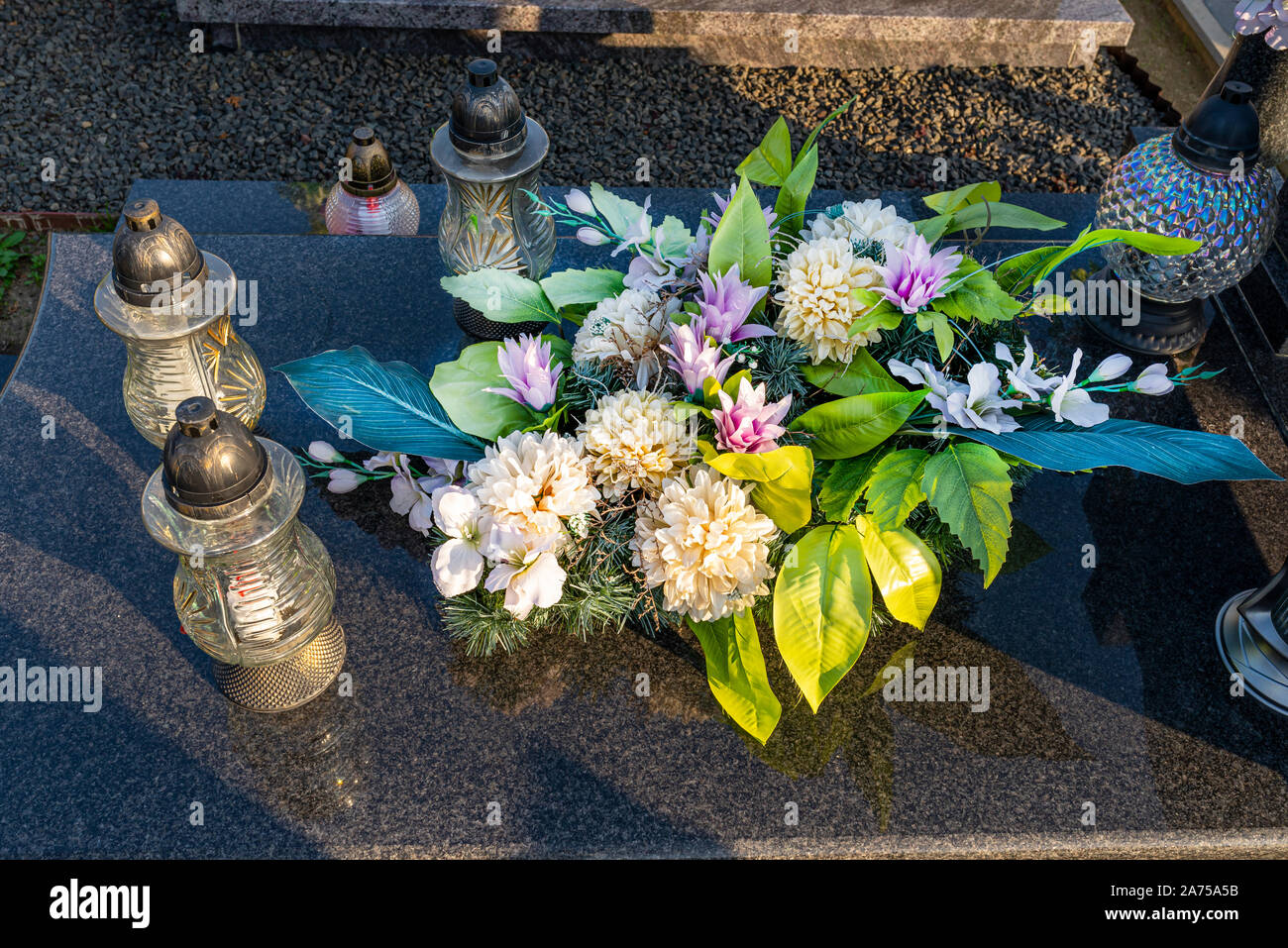 Kunstliche Blumen Fur Den Friedhof