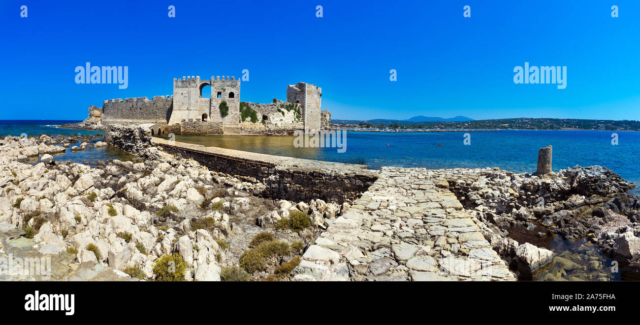 Methoni schloss im griechischen peloponnes -Fotos und -Bildmaterial in ...