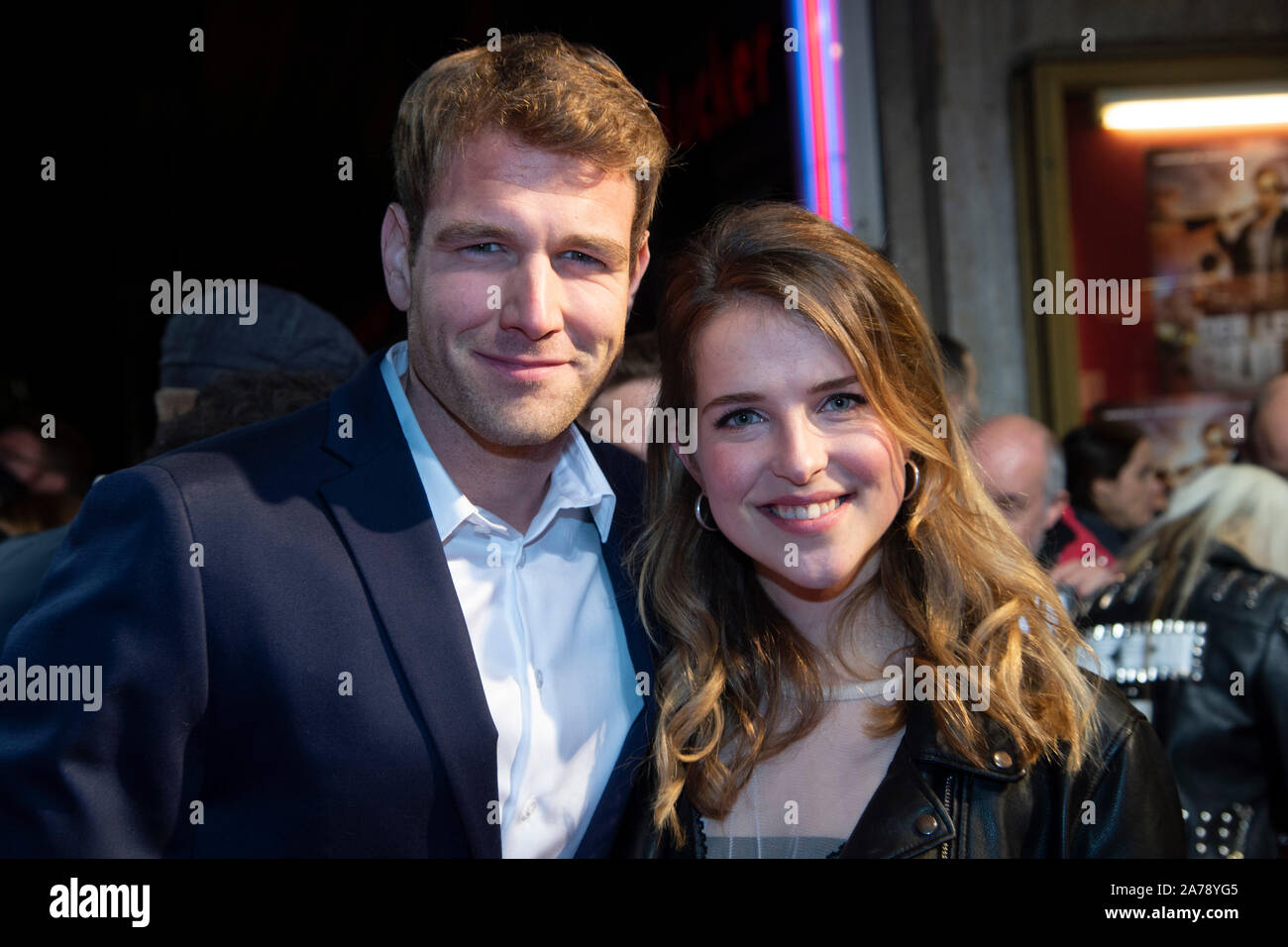 Elegantes Schauspielerin Der Letzte Bulle Fotos