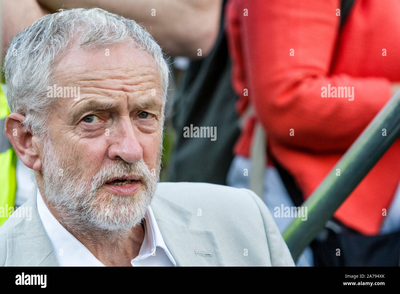 Bristol, UK, 8. August 2016. Jeremy Corbyn MP wird dargestellt, wie er ...