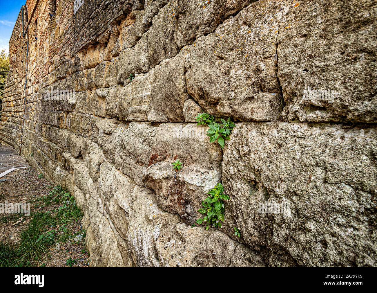 Römische mauern -Fotos und -Bildmaterial in hoher Auflösung – Alamy