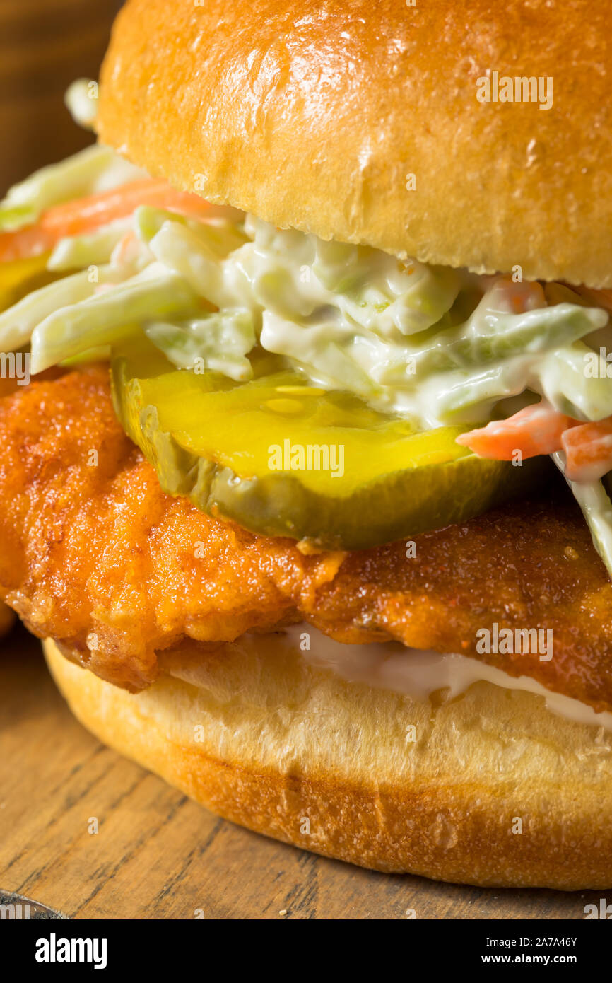 Nashville hot fish sandwich -Fotos und -Bildmaterial in hoher Auflösung ...