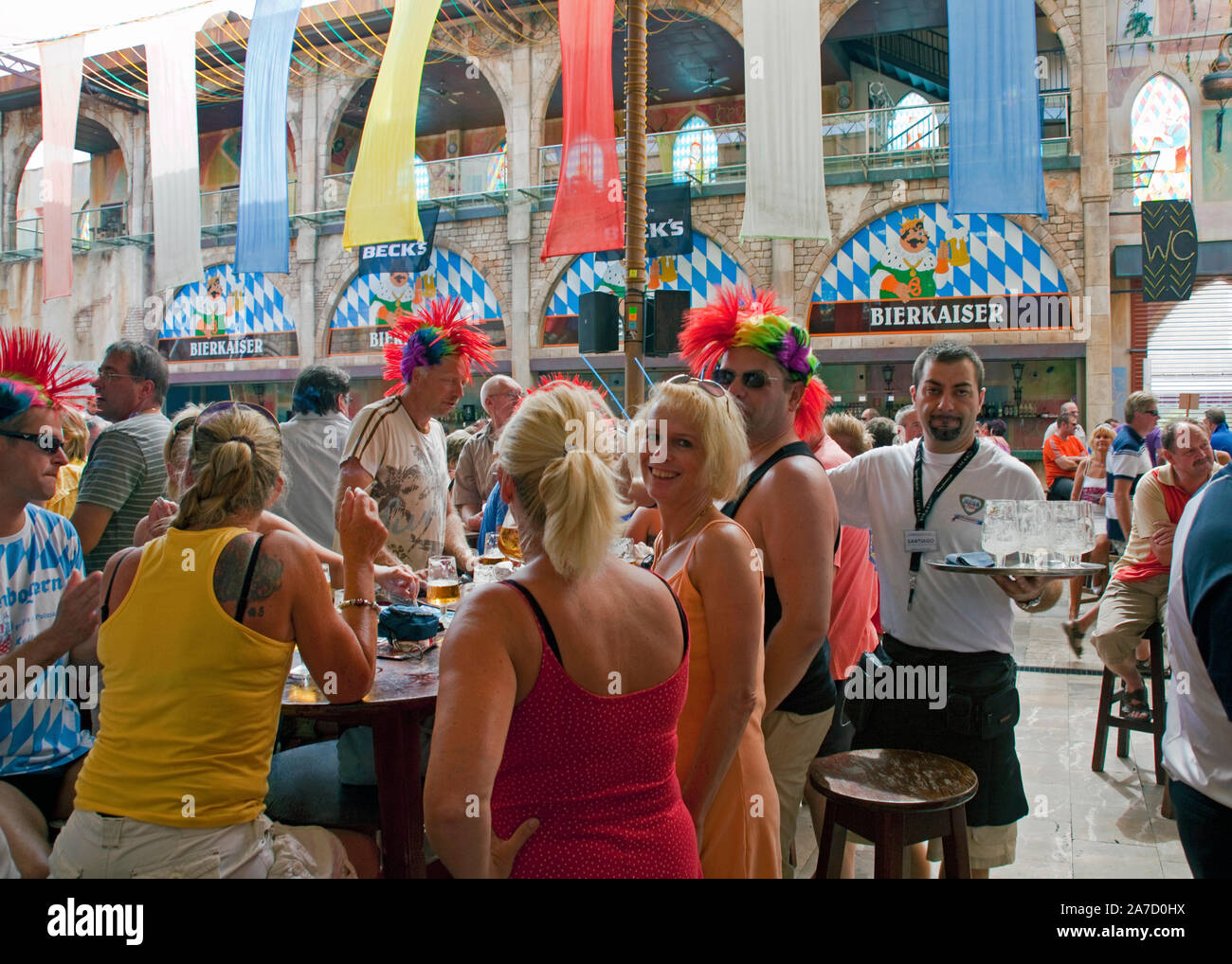 Mallorca party megapark -Fotos und -Bildmaterial in hoher Auflösung – Alamy