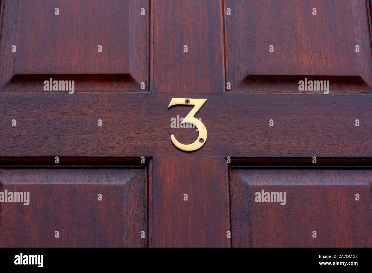 Hausnummer 3 drei -Fotos und -Bildmaterial in hoher Auflösung – Alamy