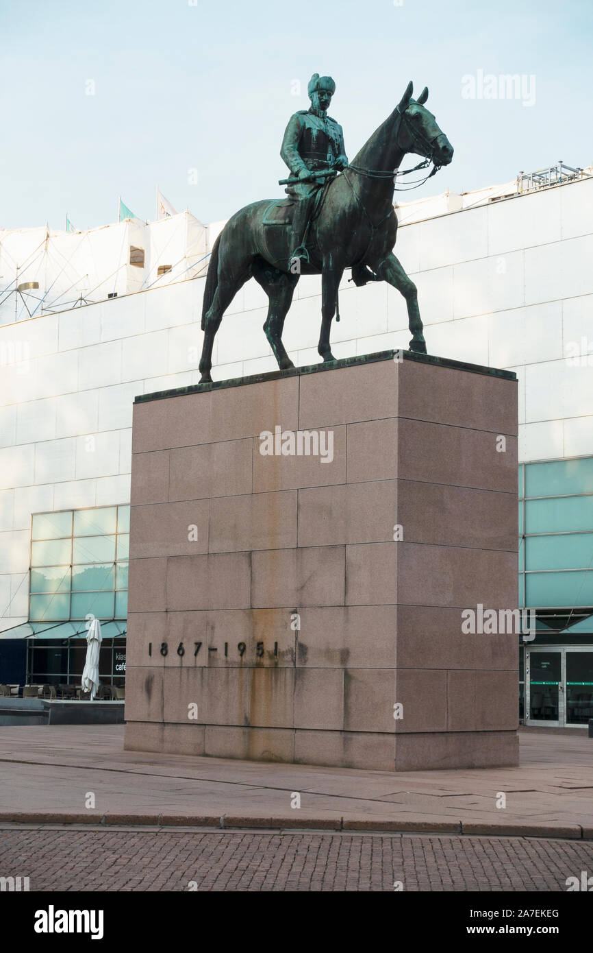 Mannerheim statue helsinki finland -Fotos und -Bildmaterial in hoher ...