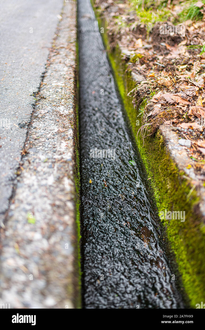Drainage trench -Fotos und -Bildmaterial in hoher Auflösung – Alamy