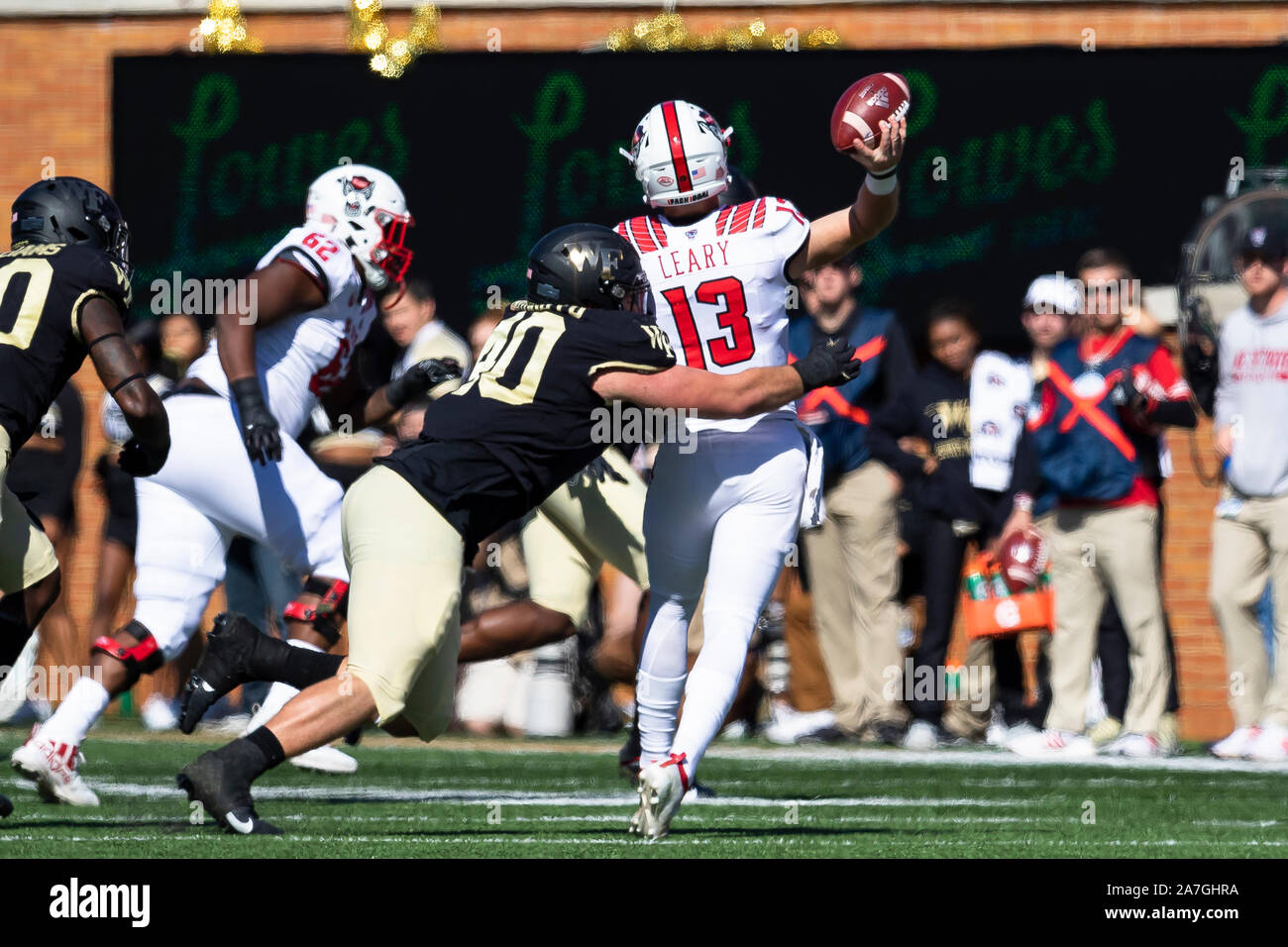 Winston-Salem, NC, USA. 2 Nov, 2019. Wake Forest Dämon-diakone ...