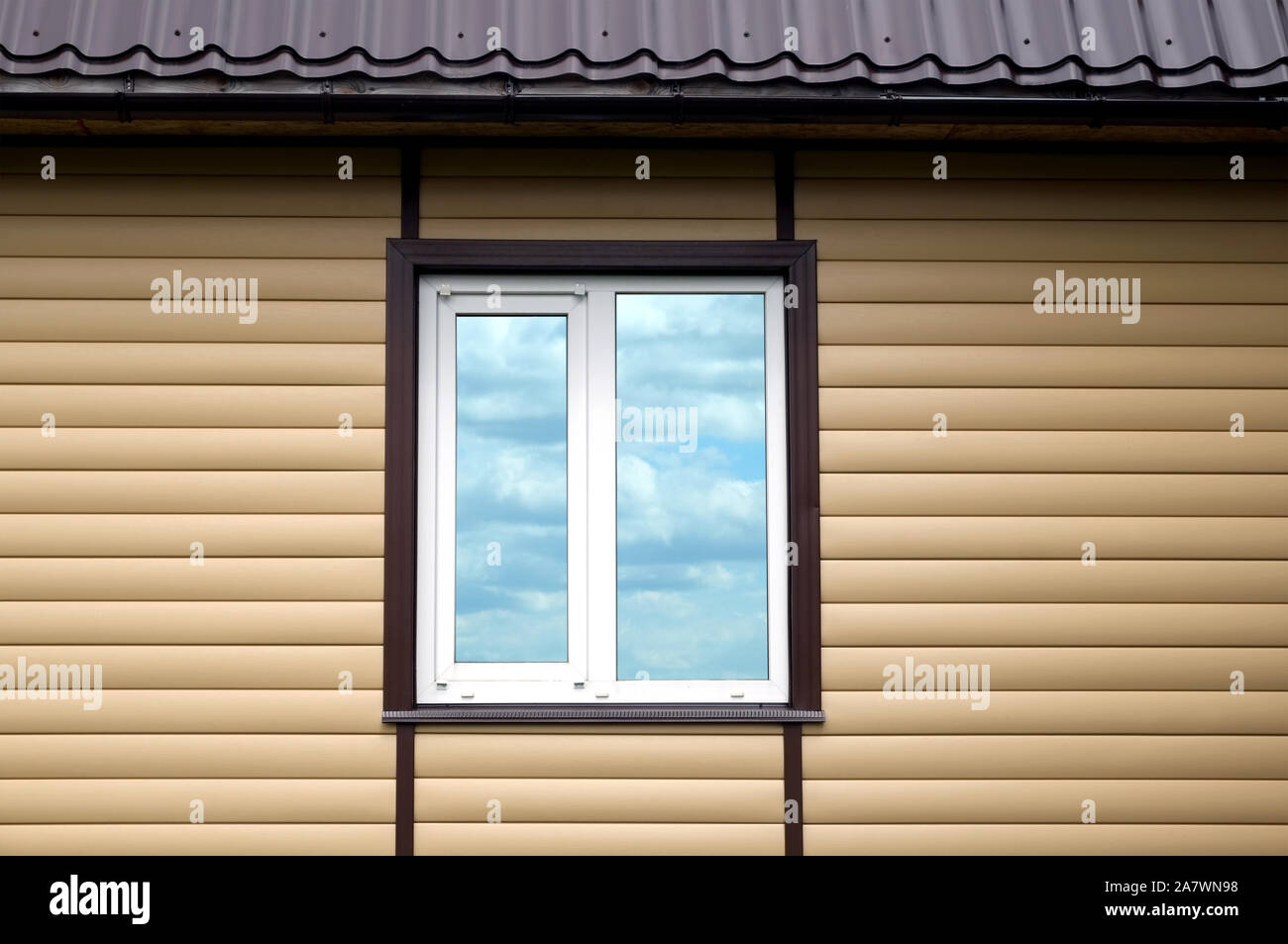 Neubau fertig dach -Fotos und -Bildmaterial in hoher Auflösung – Alamy