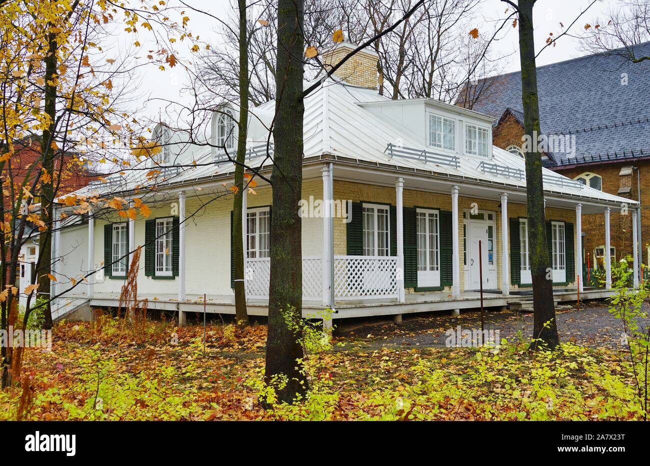 Regency cottage -Fotos und -Bildmaterial in hoher Auflösung – Alamy