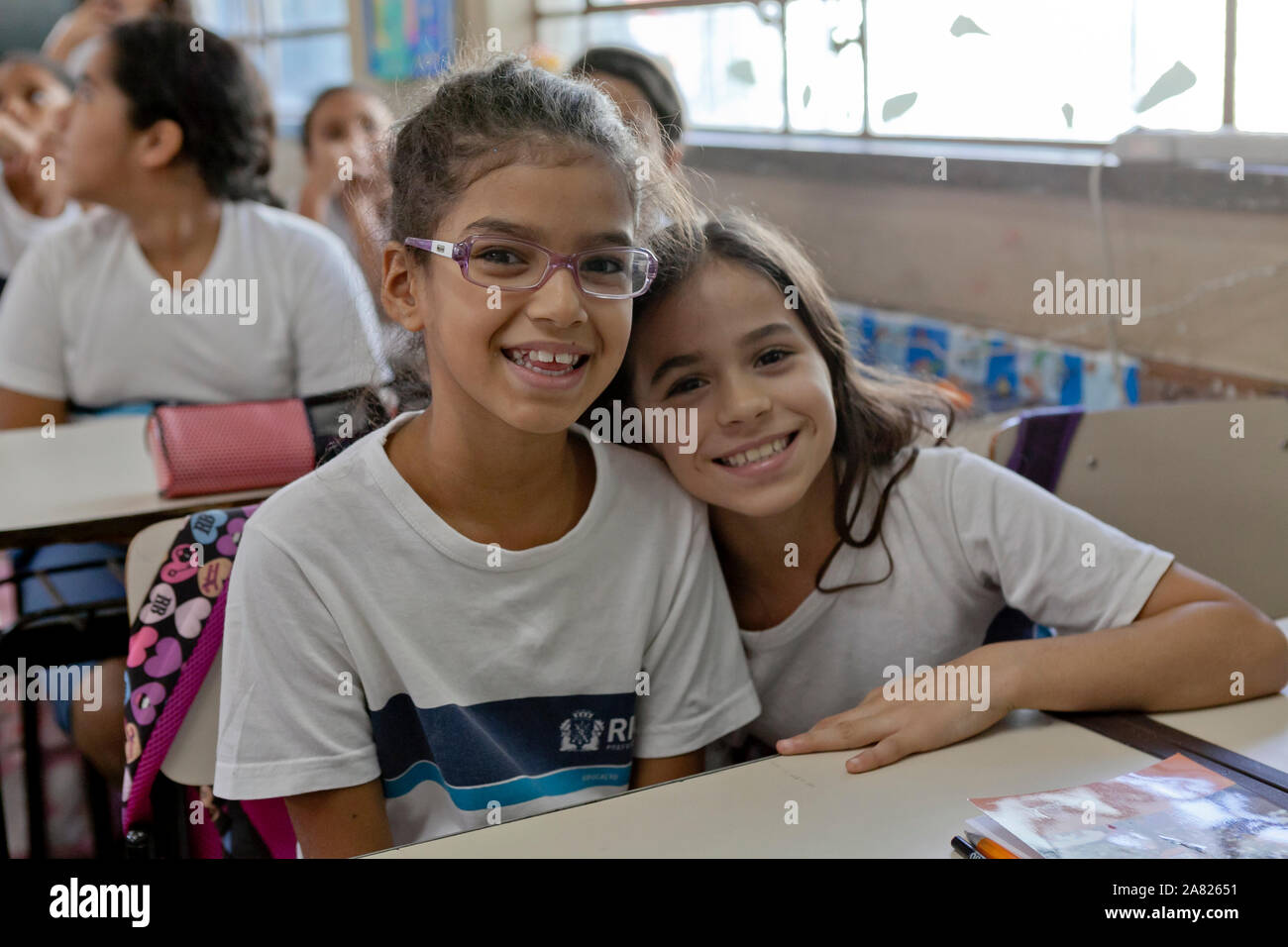 Brazil brazilian school girls -Fotos und -Bildmaterial in hoher ...