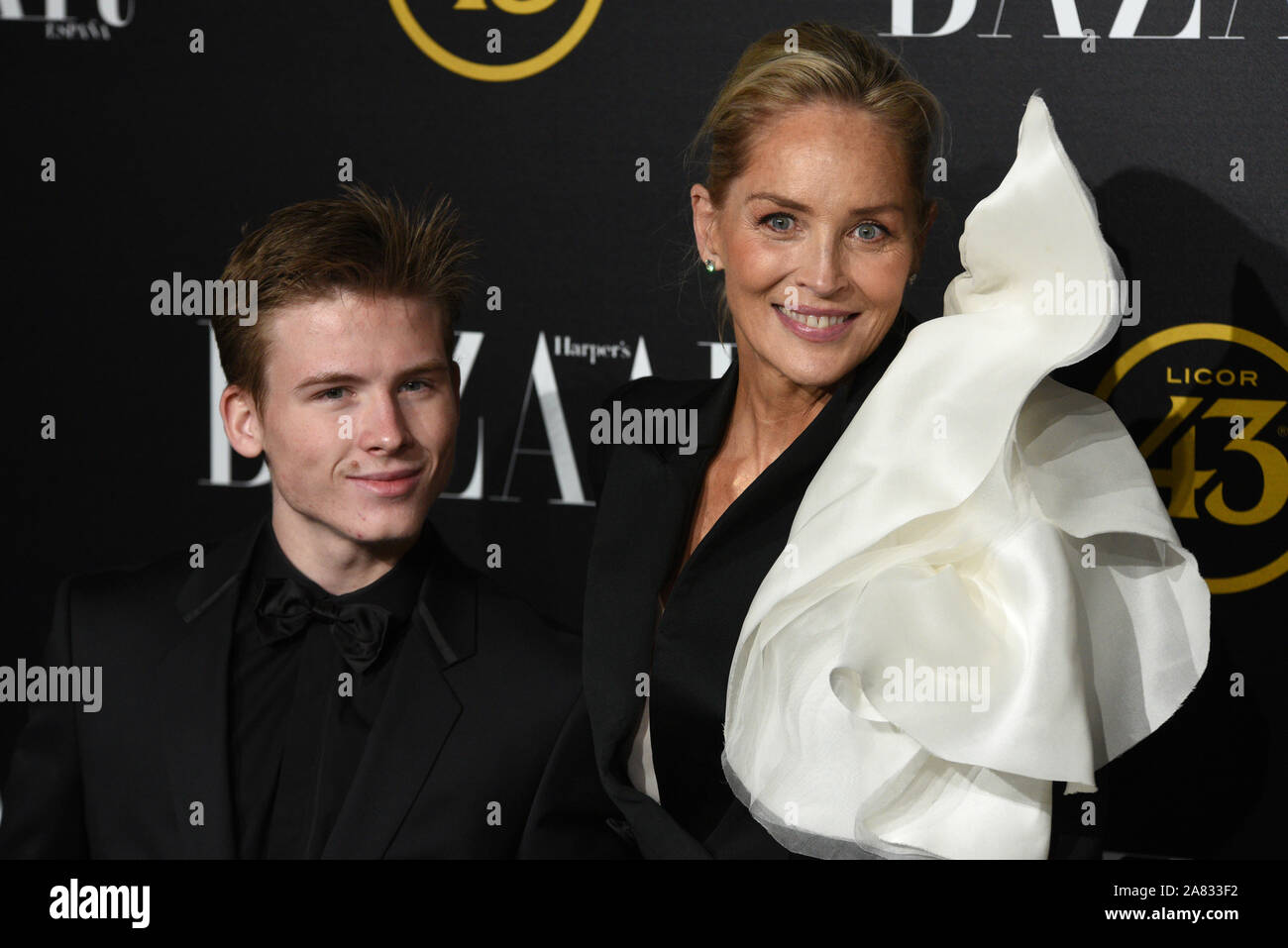 Madrid, Spanien. 05 Nov, 2019. Sharon Stone (R) und ihr Sohn Roan ...