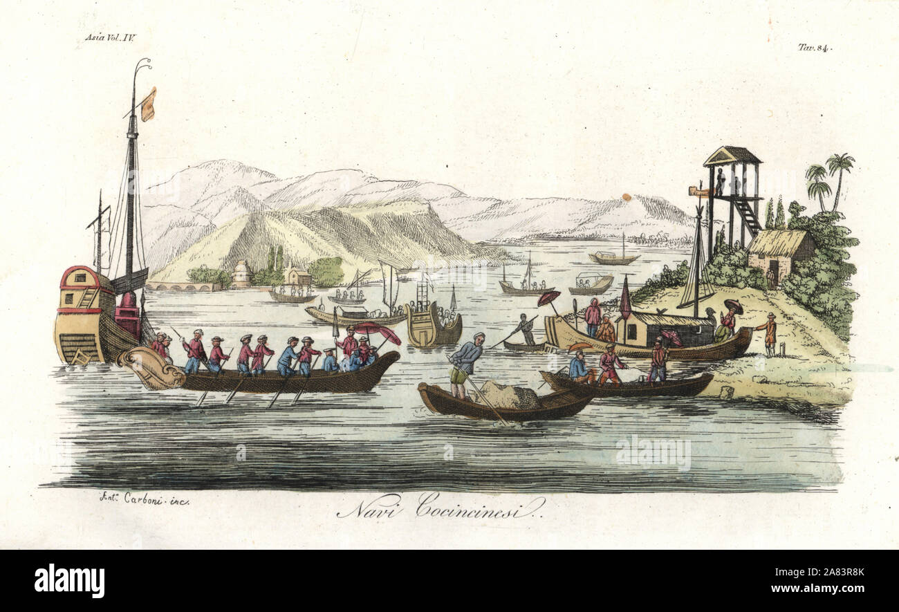 Diverse Marineschiffe der Vietnamesischen an einem Fluss. Papierkörbe ...