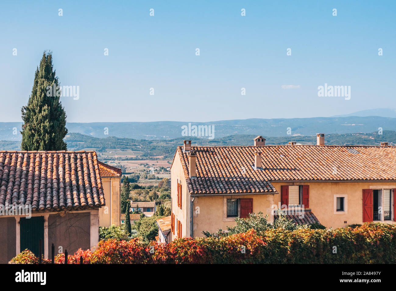 Typische Provence Landschaft Stockfotos und -bilder Kaufen - Alamy