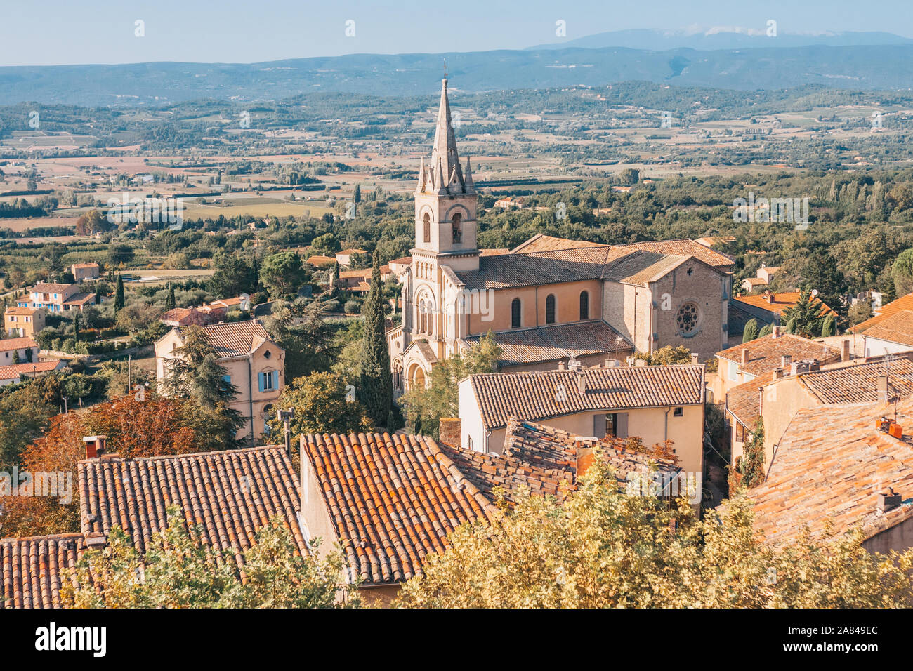 Typische Provence Landschaft Stockfotos und -bilder Kaufen - Alamy