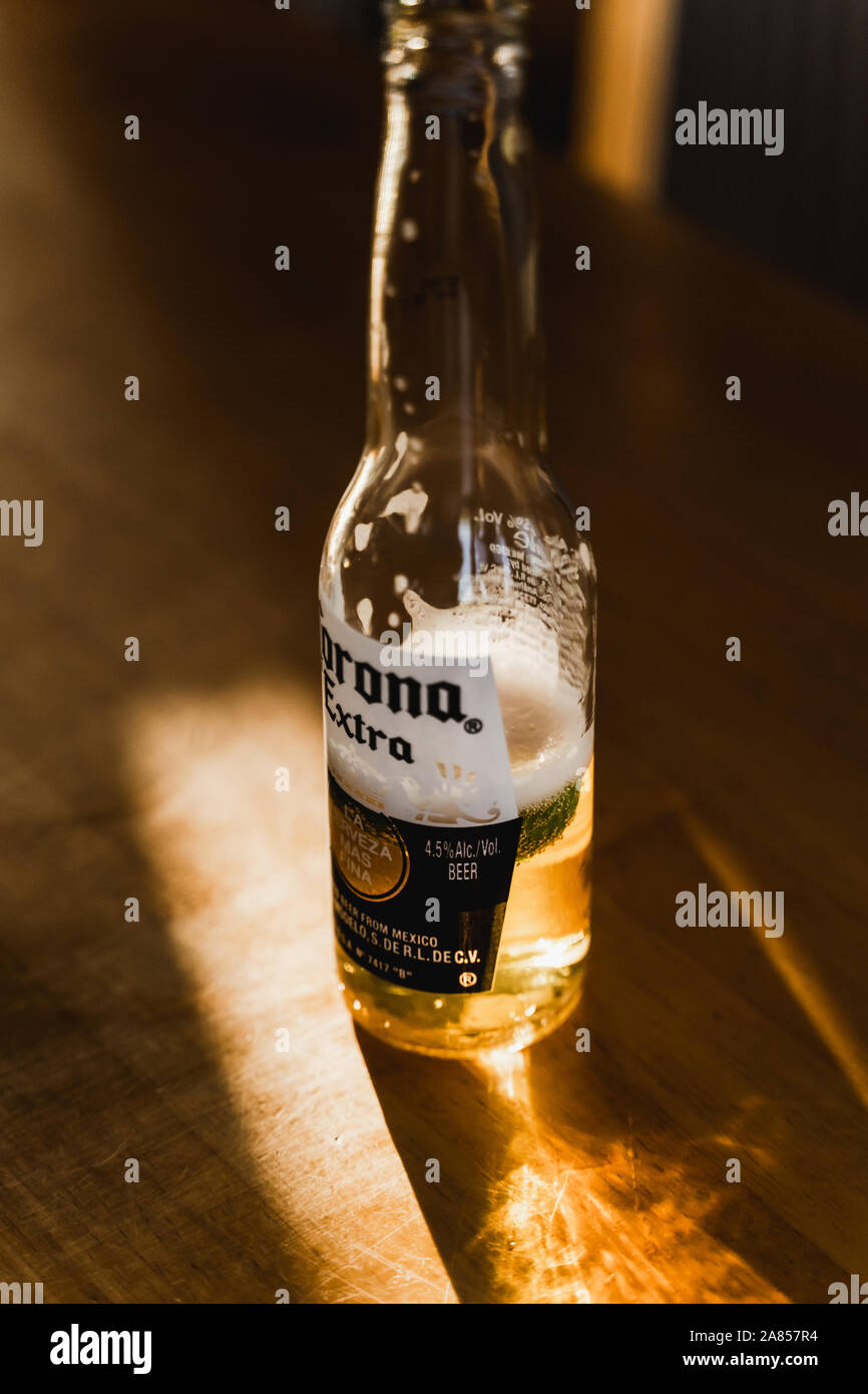Corona Beer Stockfotos & Corona Beer Bilder - Alamy