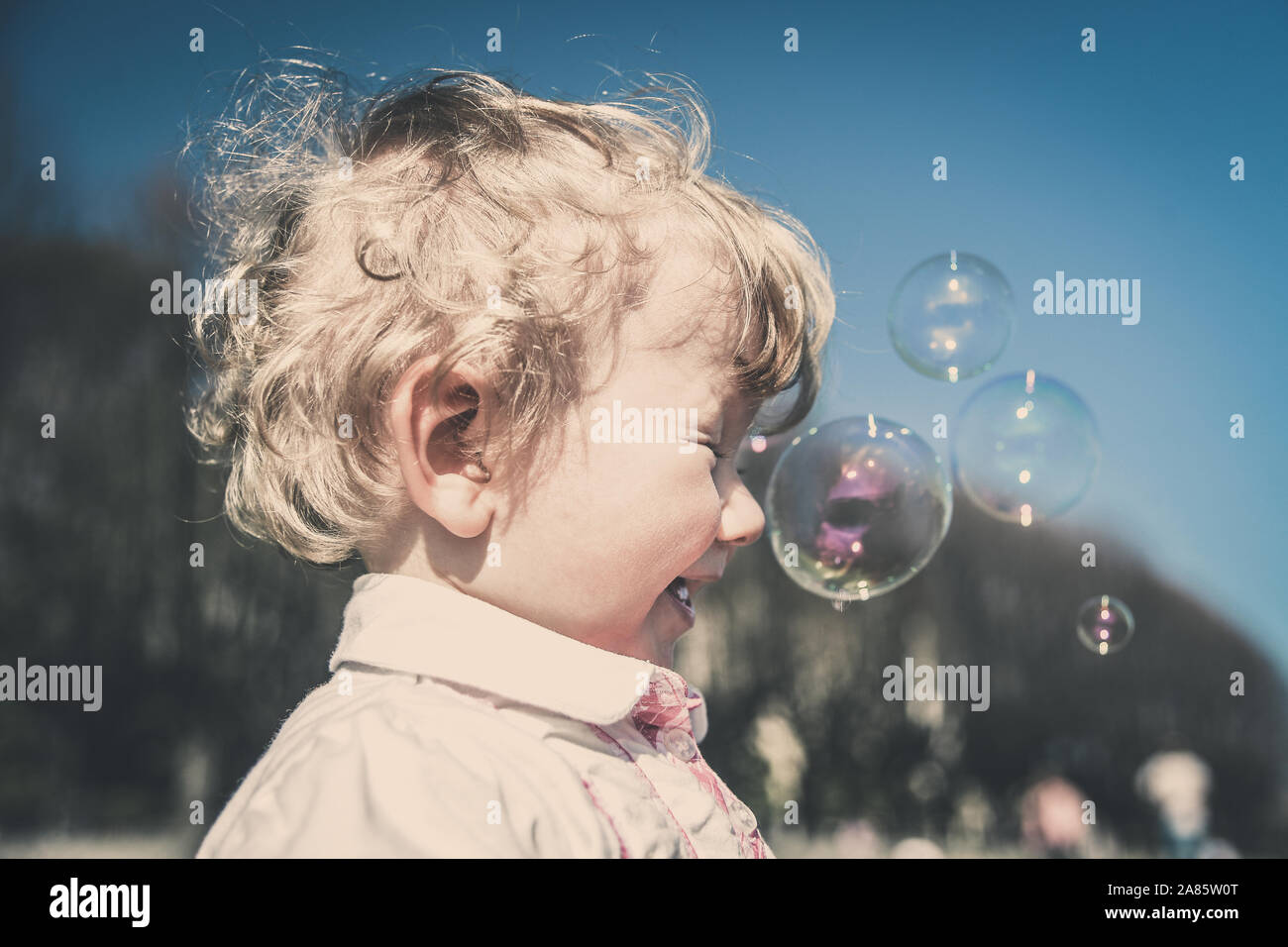 Hübsches Junges Mädchen Kind Stockfotos und -bilder Kaufen - Alamy