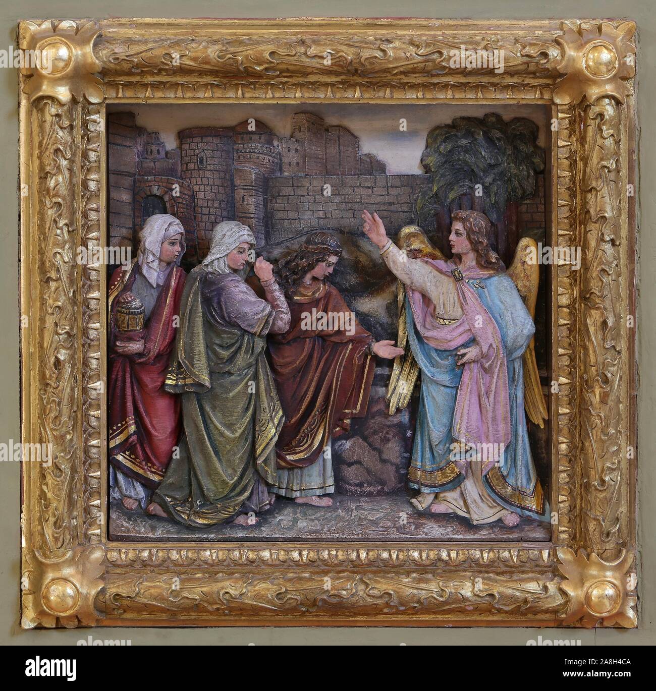 Maria Magdalena und die Frauen am leeren Grab Jesu am Tag der Auferstehung, Relief auf dem ...