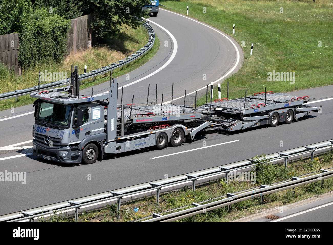 Auto lkw logistik -Fotos und -Bildmaterial in hoher Auflösung – Alamy