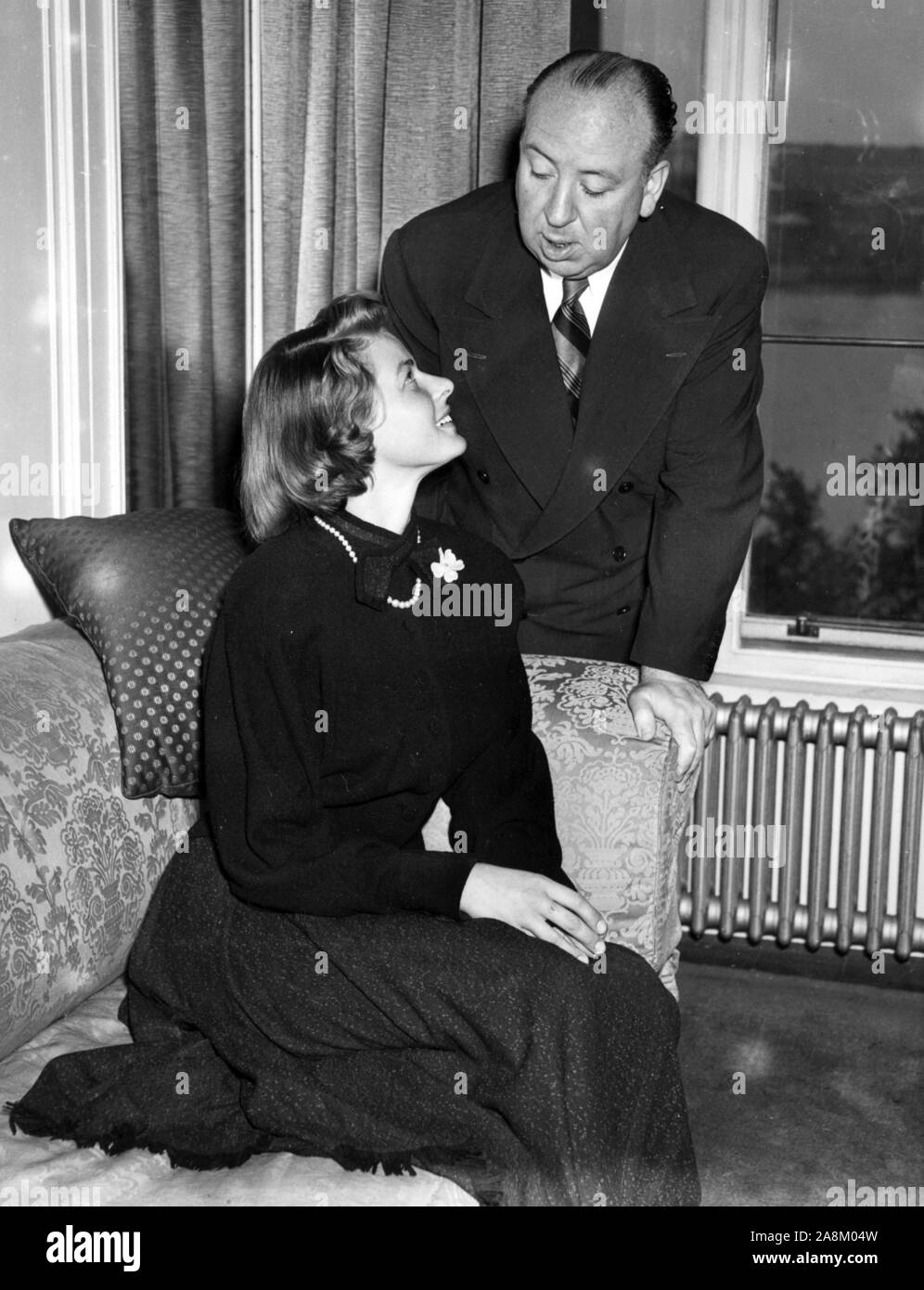 INGRID BERGMAN und Alfred Hitchcock unter Steinbock (1949) von Alfred ...