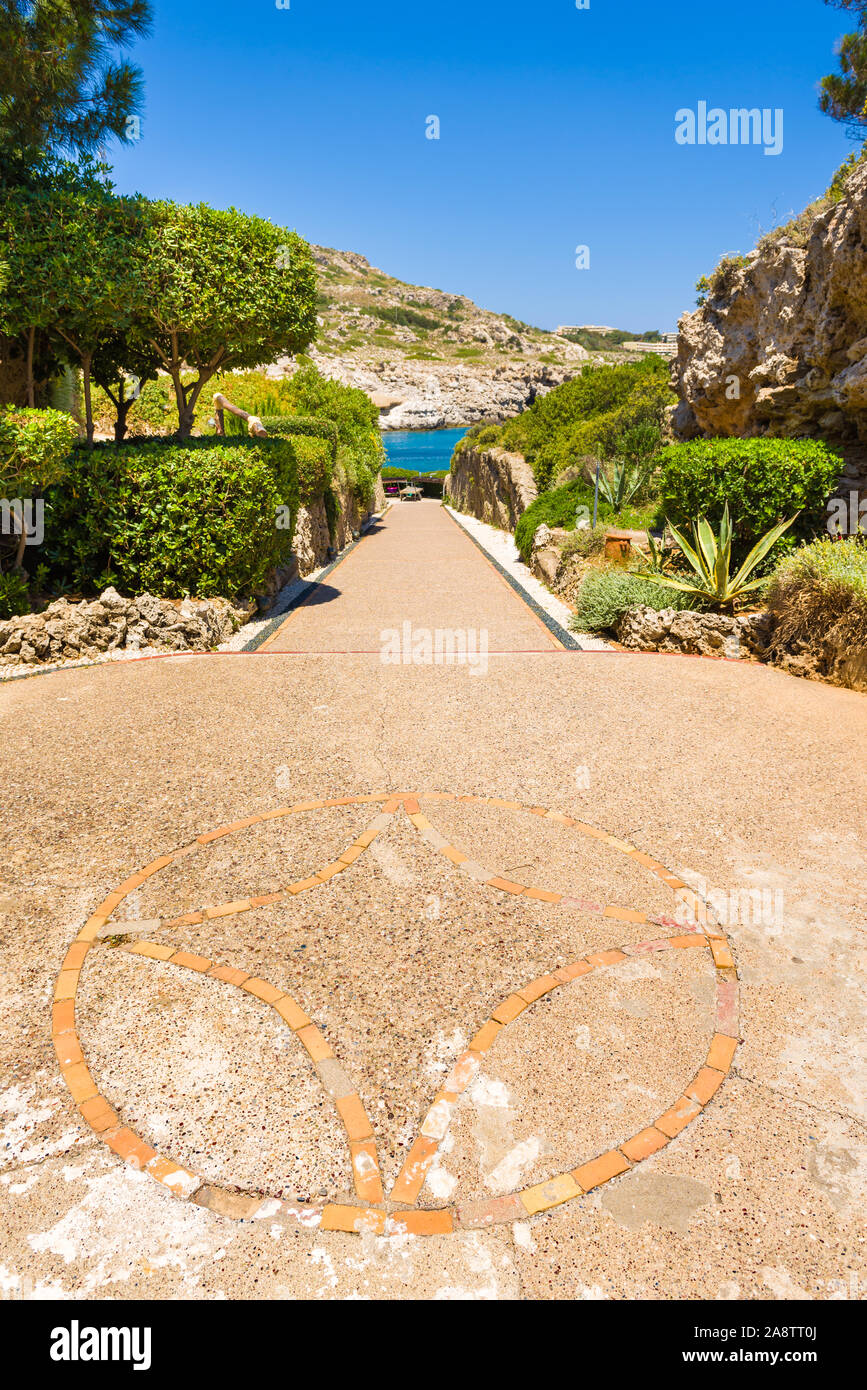 Weg zum Strand in Kalithea Quellen oder Kalithea Therme in Rhodos ...