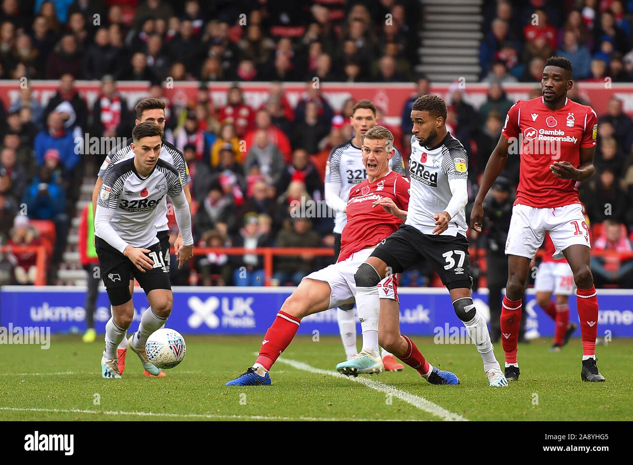 NOTTINGHAM, ENGLAND - 9.NOVEMBER Ryan Yates (22) von Nottingham Forest ...