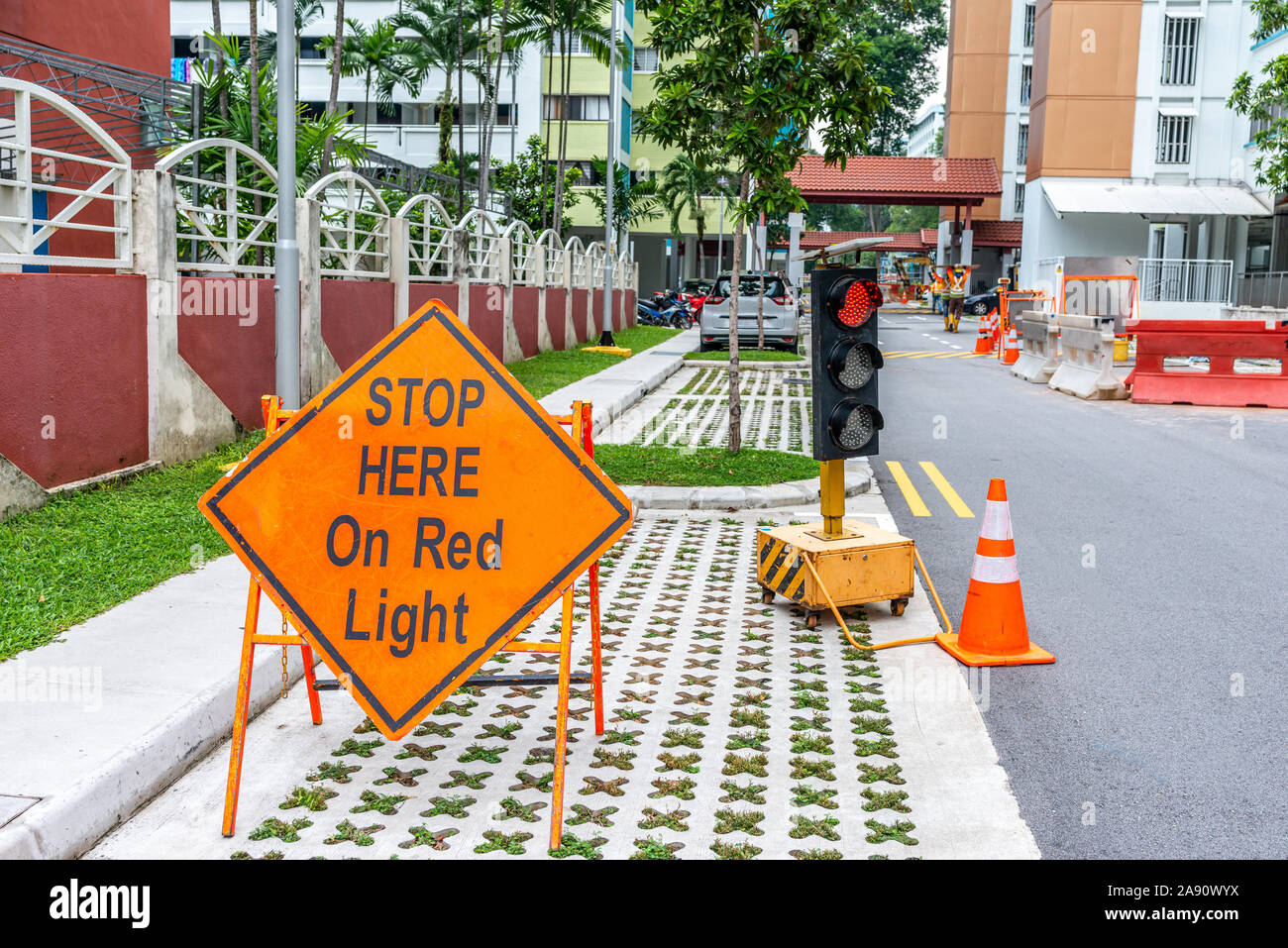 Provisorische ampel auf rot -Fotos und -Bildmaterial in hoher Auflösung ...