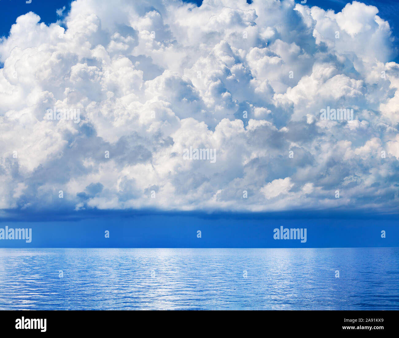 Wolken Blauer Himmel Wasser Stockfotos und -bilder Kaufen - Alamy