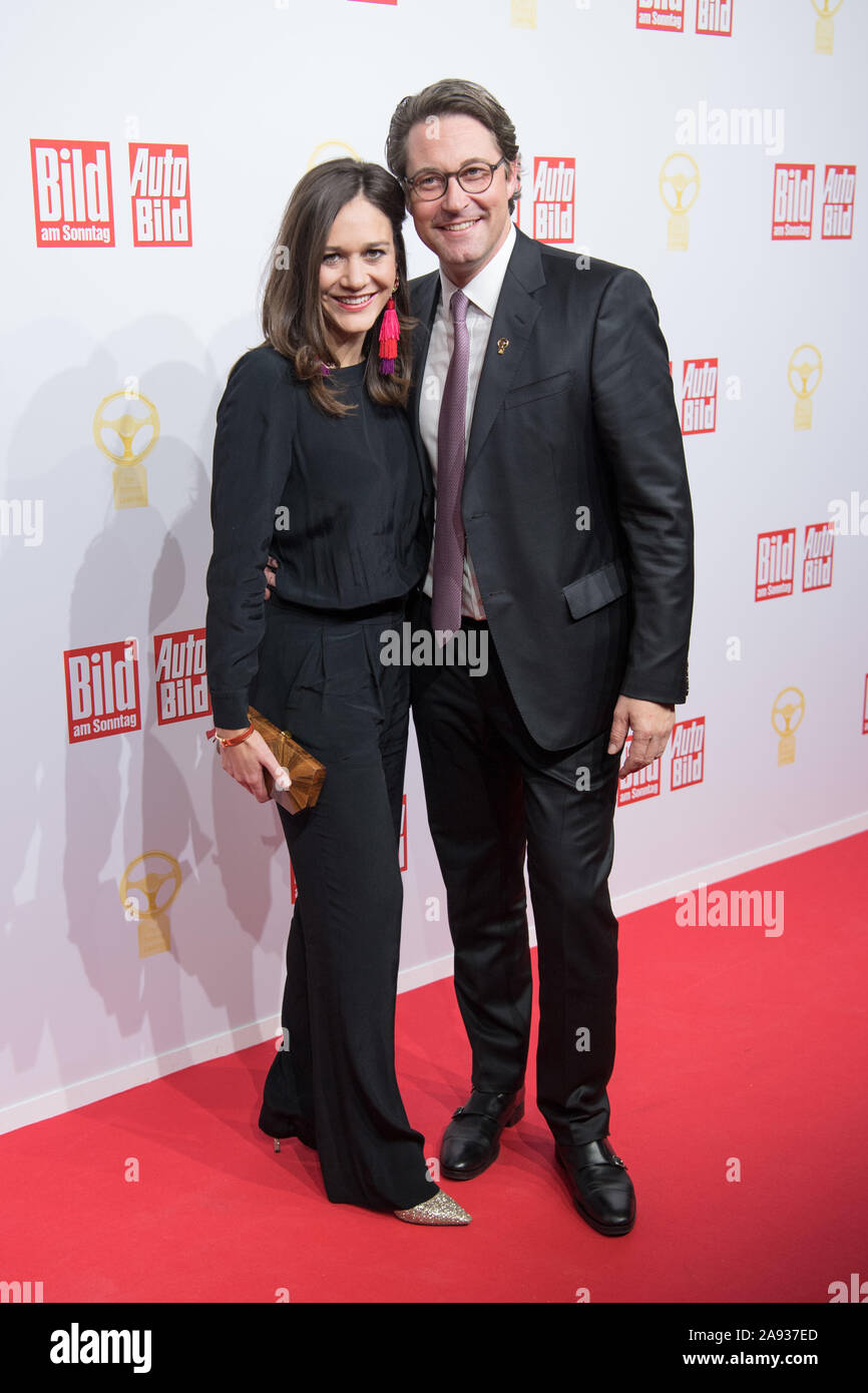 Goldenes Lenkrad Stockfotos & Goldenes Lenkrad Bilder - Alamy