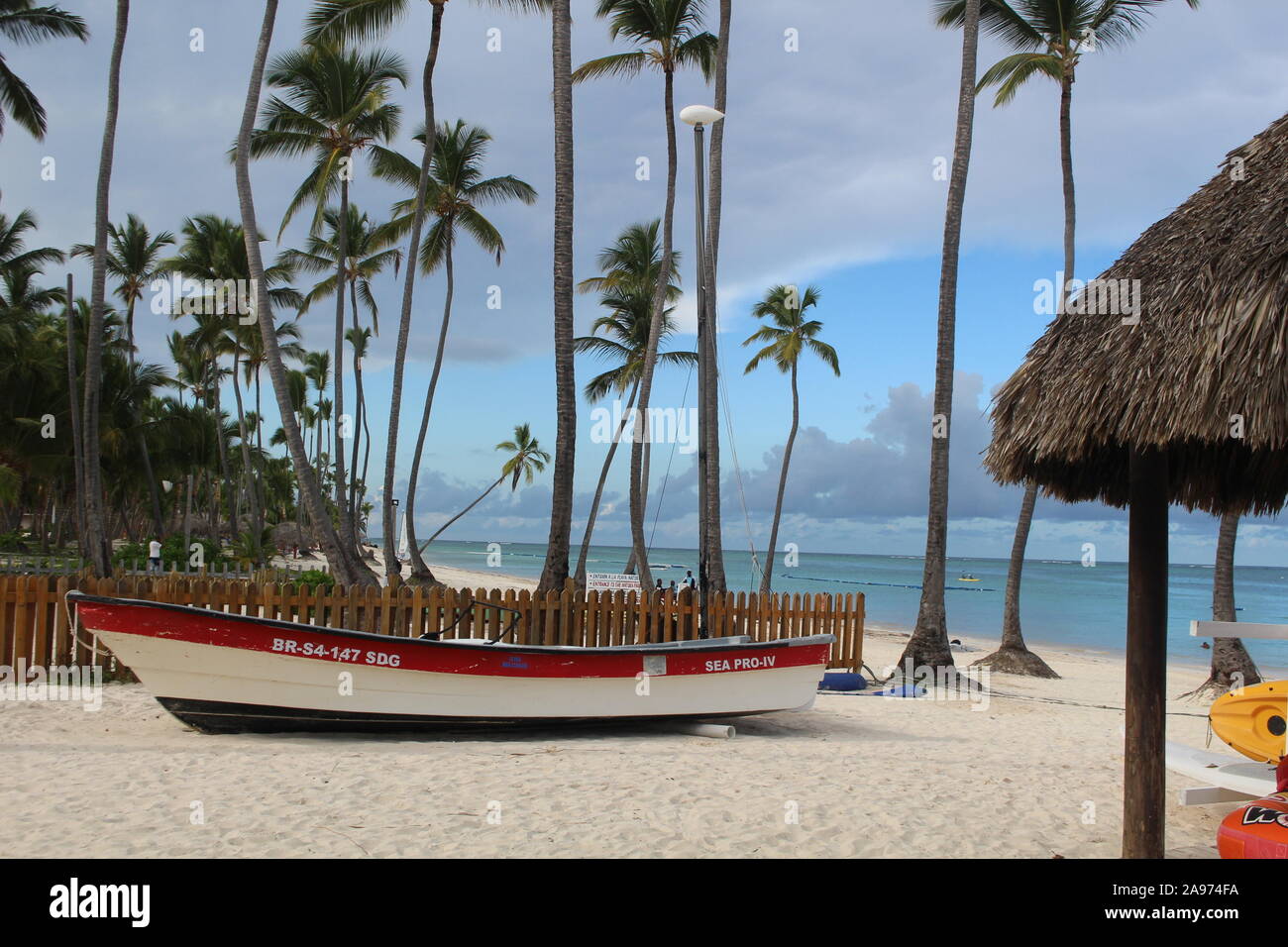 Boot am strand punta cana dominica republik -Fotos und -Bildmaterial in ...