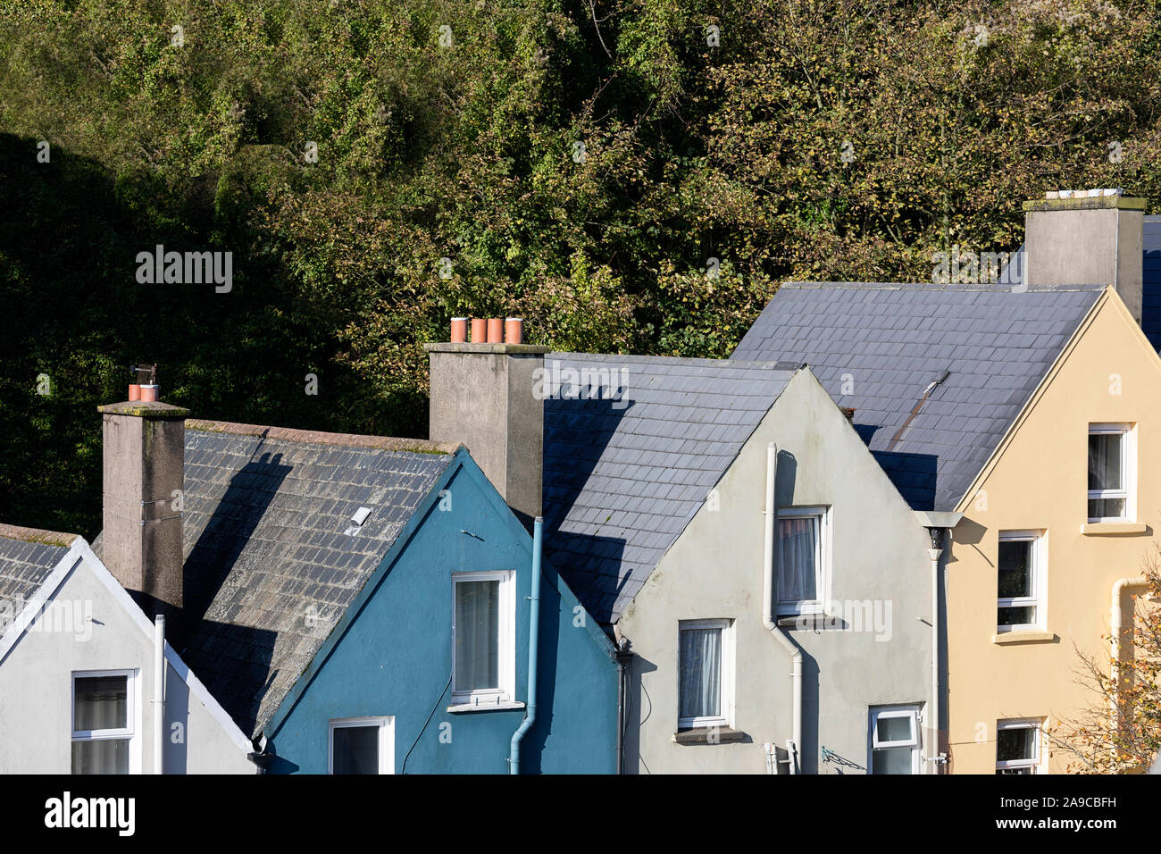 Häuser in einer Reihe, Hafenstadt Cobh - der RMS Titanic letzte ...
