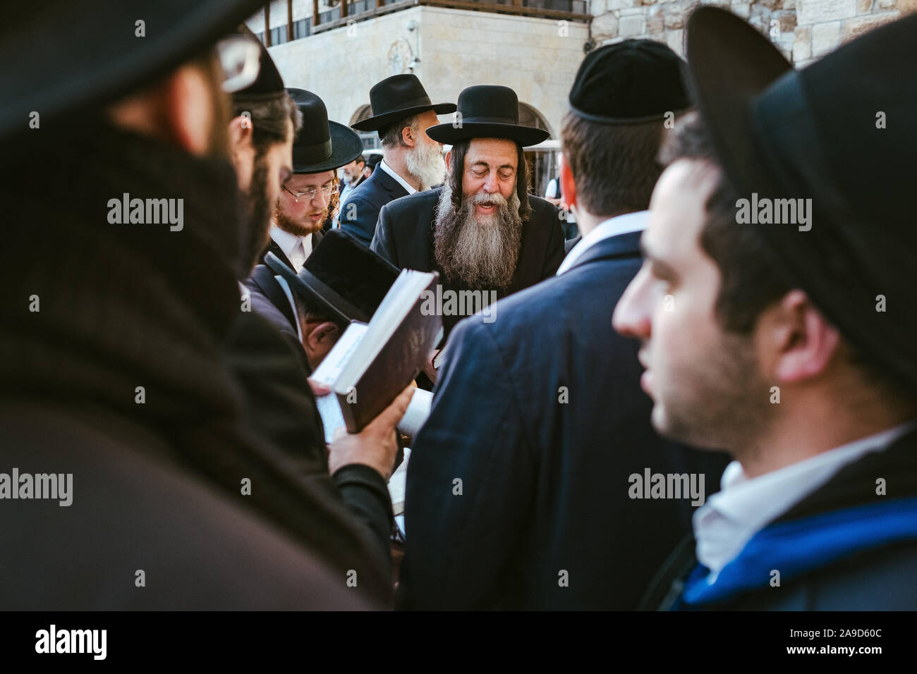 Orthodoxe juden an der klagemauer -Fotos und -Bildmaterial in hoher ...