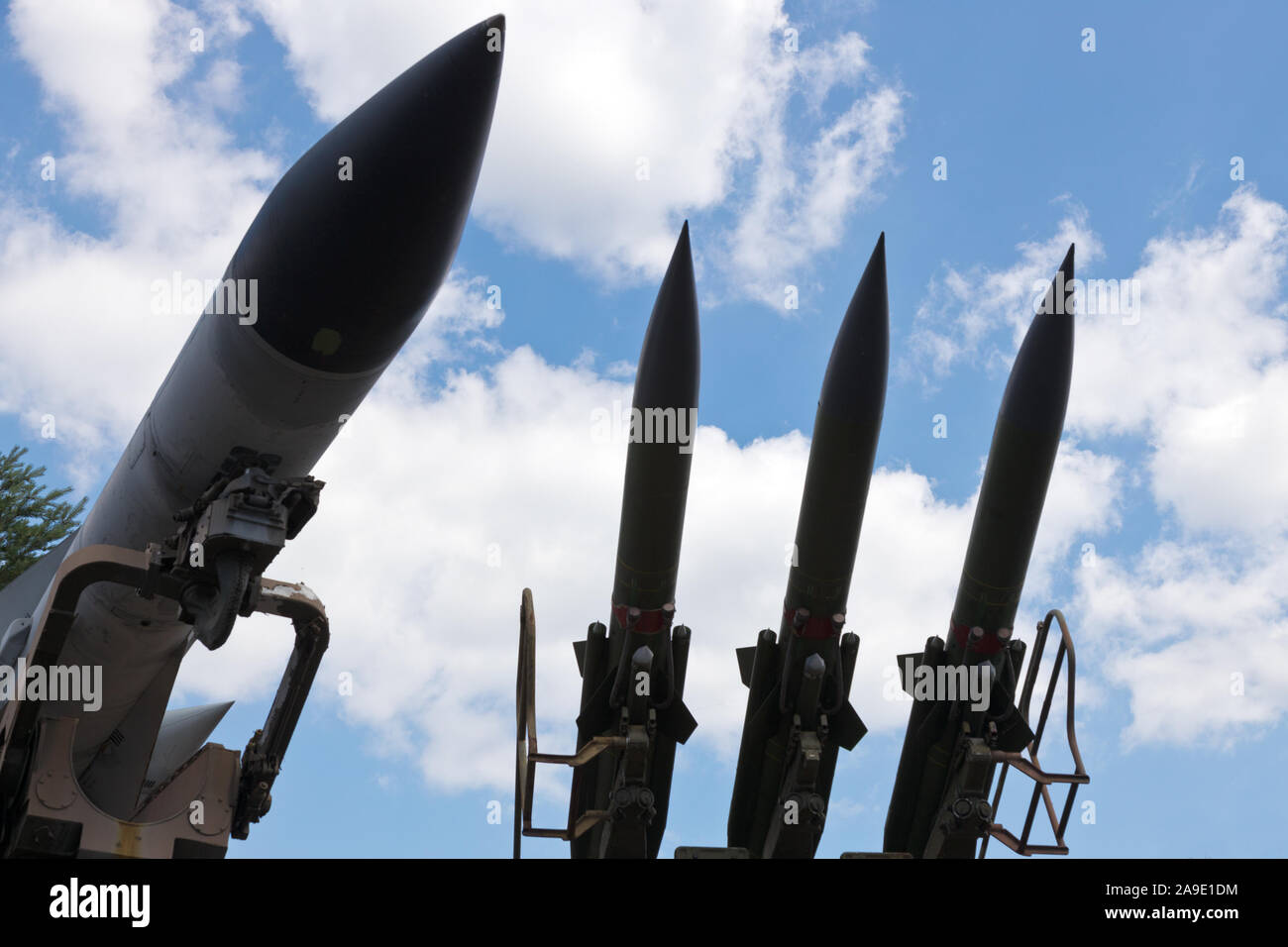 Balisticke rakety -Fotos und -Bildmaterial in hoher Auflösung – Alamy