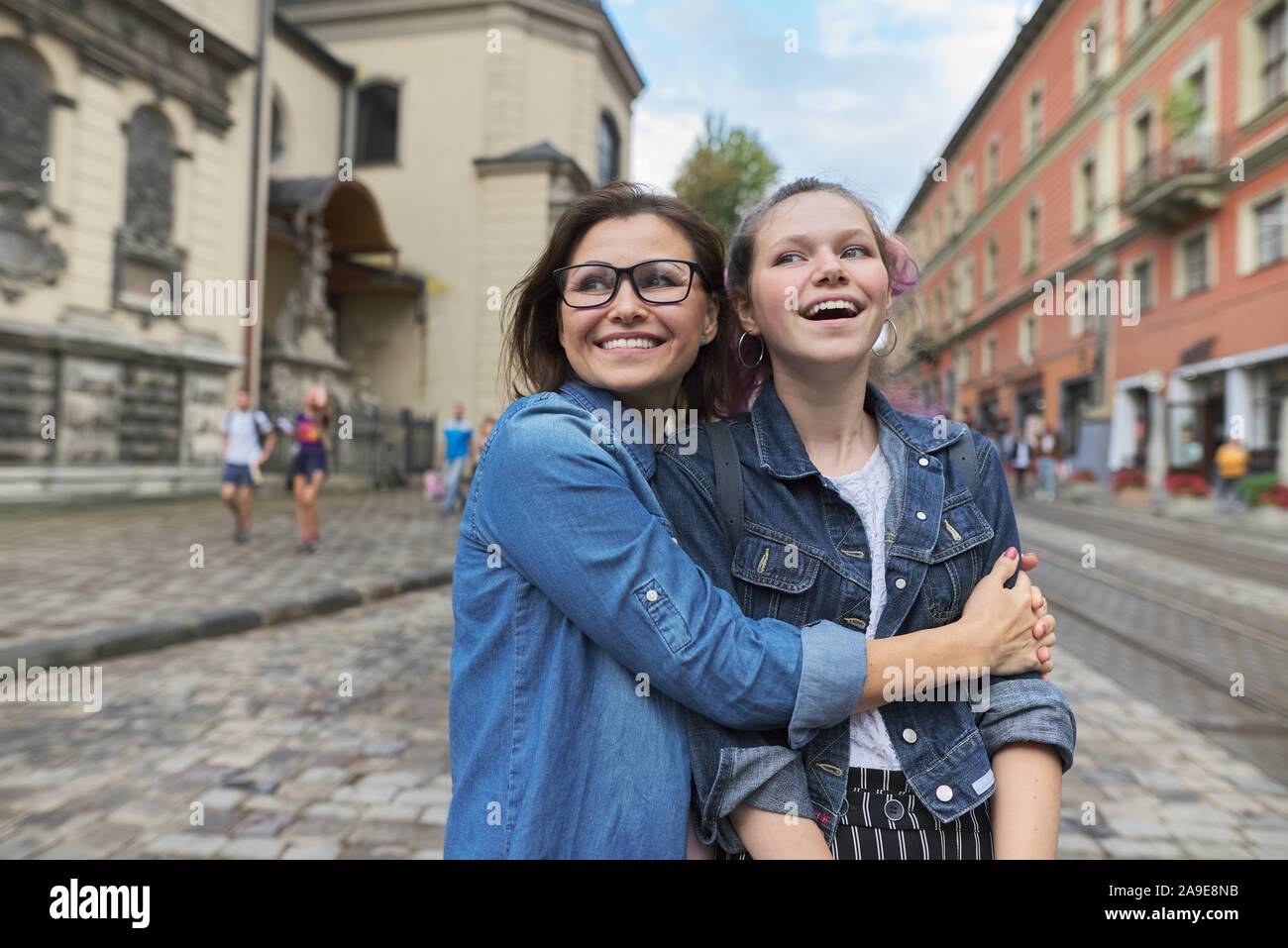 Elternteil Mit Teenager Stockfotos und -bilder Kaufen - Alamy