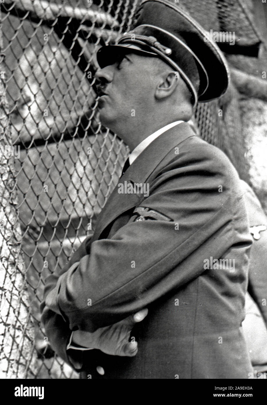 Neue adolf hitler fotos -Fotos und -Bildmaterial in hoher Auflösung ...