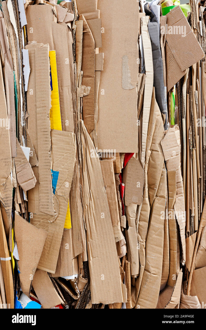 Gepresstes altpapier und pappe -Fotos und -Bildmaterial in hoher ...