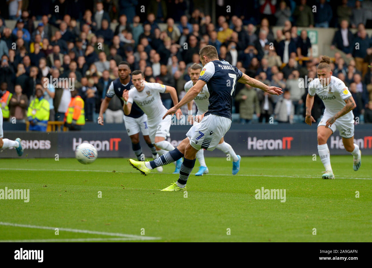 Jed wallace von millwall -Fotos und -Bildmaterial in hoher Auflösung ...