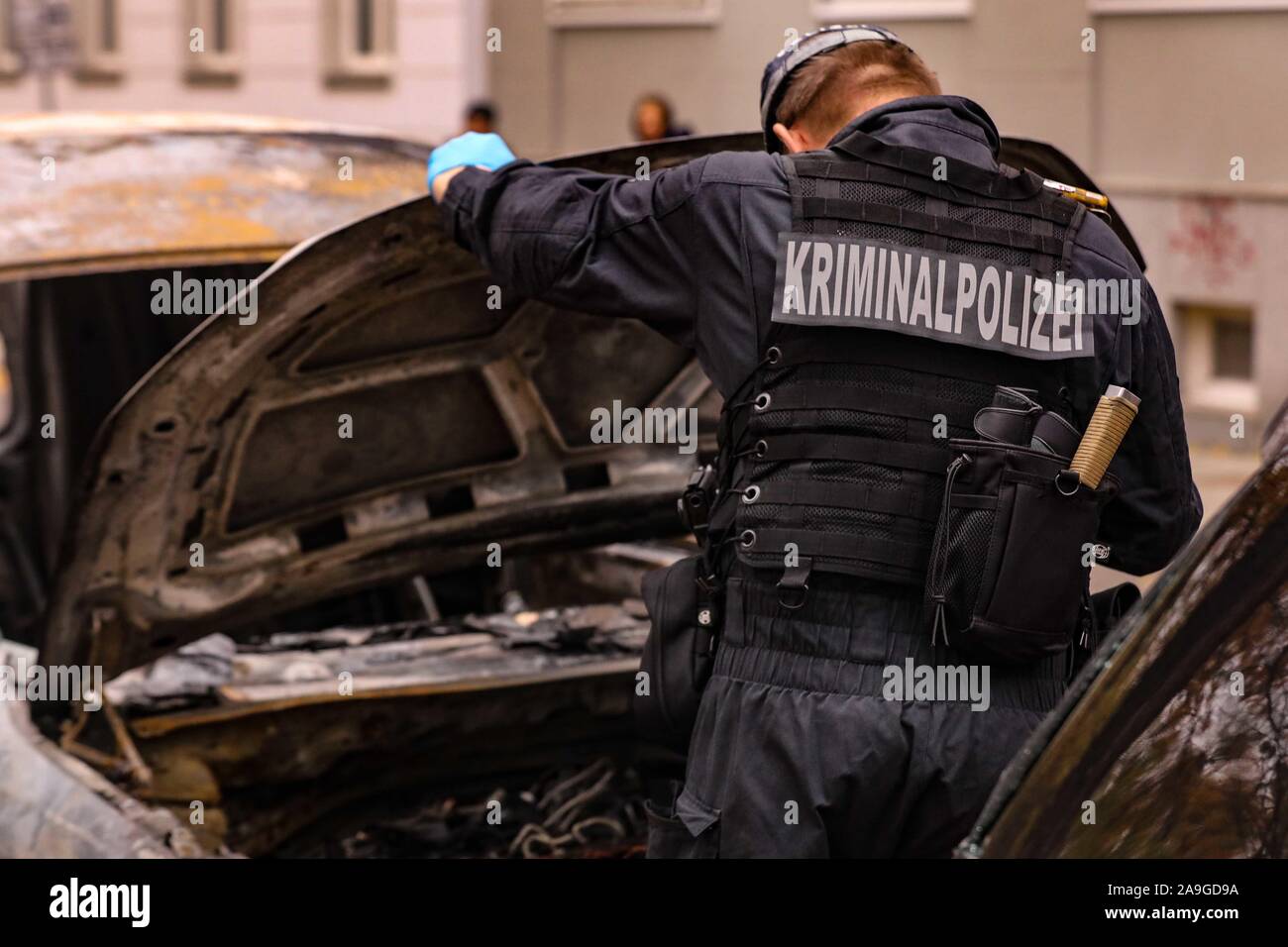 Criminal investigation department -Fotos und -Bildmaterial in hoher ...