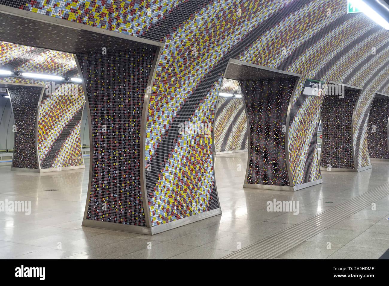 Budapest m4 metro -Fotos und -Bildmaterial in hoher Auflösung – Alamy