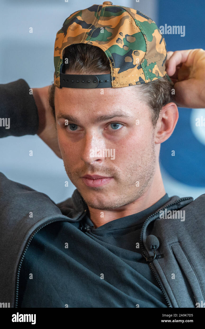 Armin wolf arena -Fotos und -Bildmaterial in hoher Auflösung – Alamy