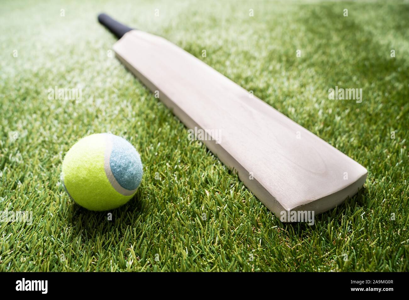Holz cricket fledermaus -Fotos und -Bildmaterial in hoher Auflösung – Alamy