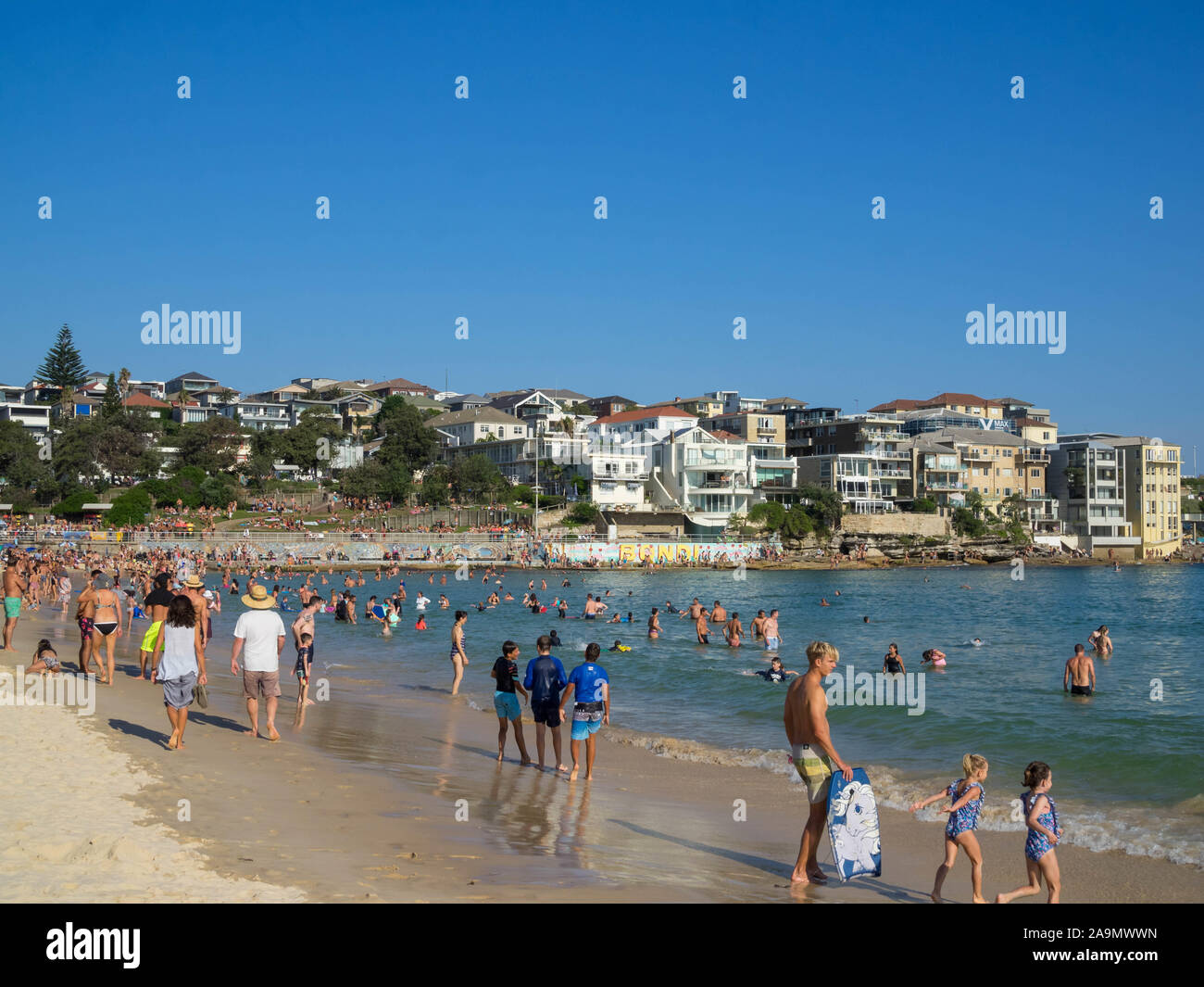 Blaues meer am bondi strand -Fotos und -Bildmaterial in hoher Auflösung ...