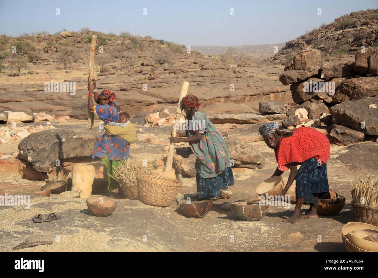 Piler le mil -Fotos und -Bildmaterial in hoher Auflösung – Alamy