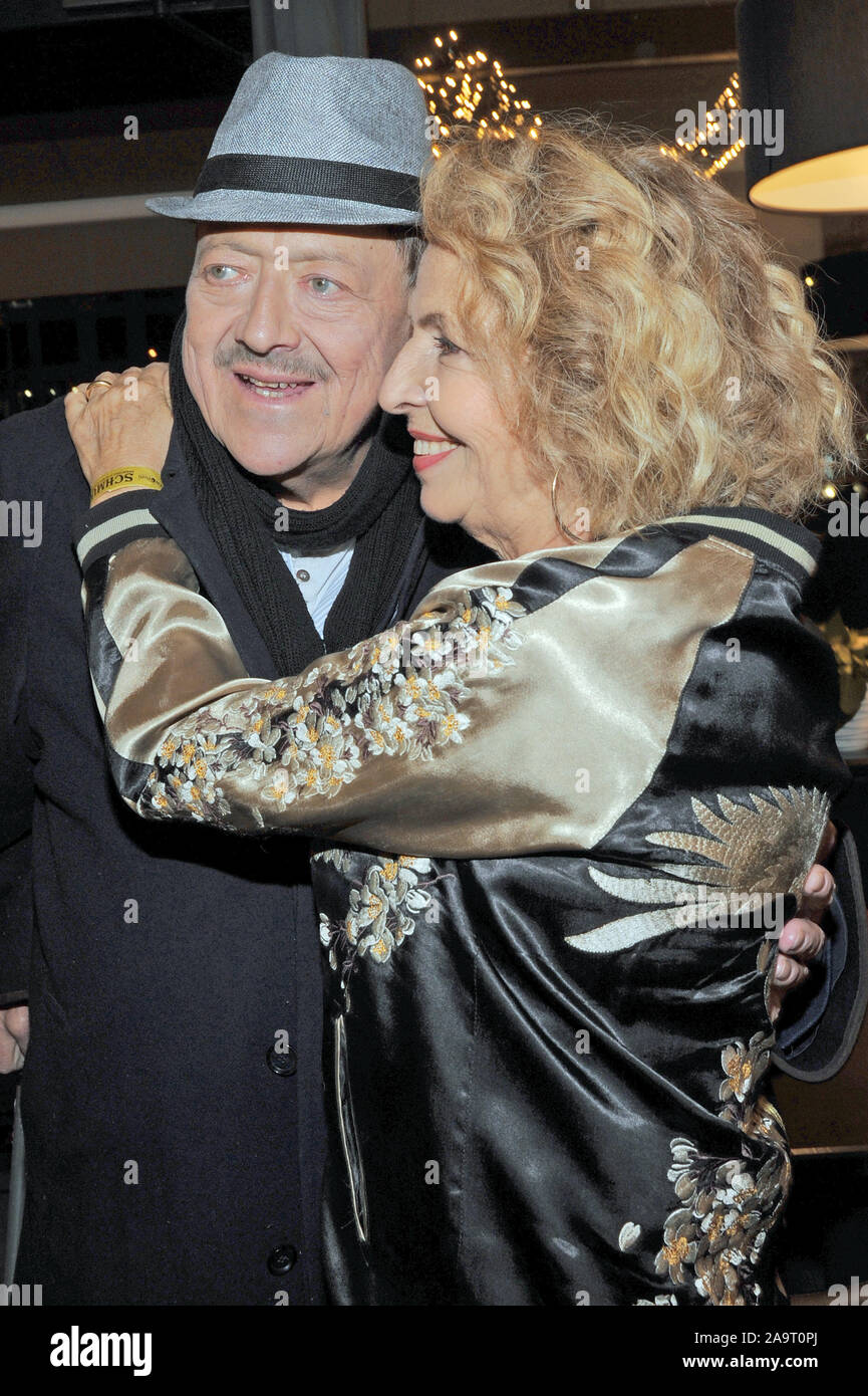 München, Deutschland. 17. Nov, 2019. Die Schauspieler Michaela Mai und ...