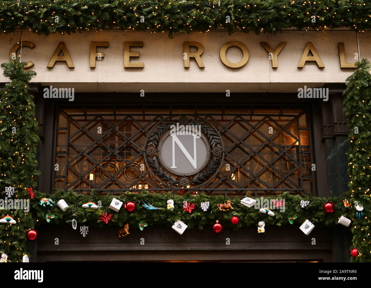 Logo hotel cafe royal london -Fotos und -Bildmaterial in hoher ...
