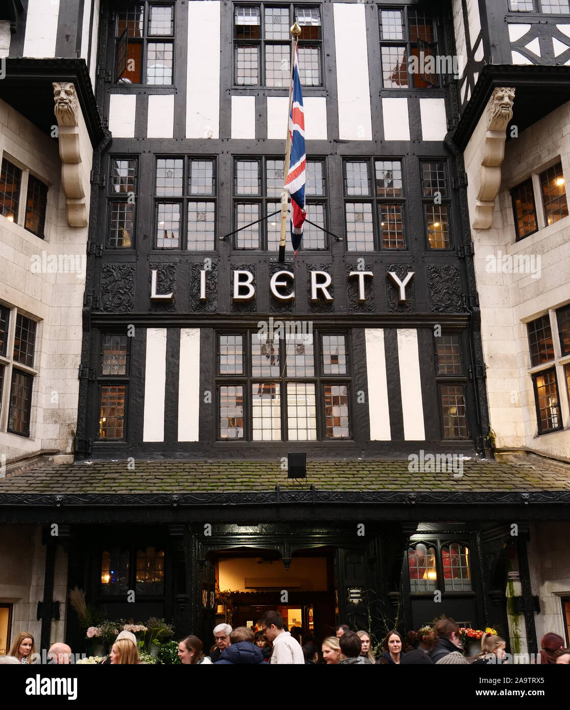 Liberty London Store Stockfotos und -bilder Kaufen - Alamy