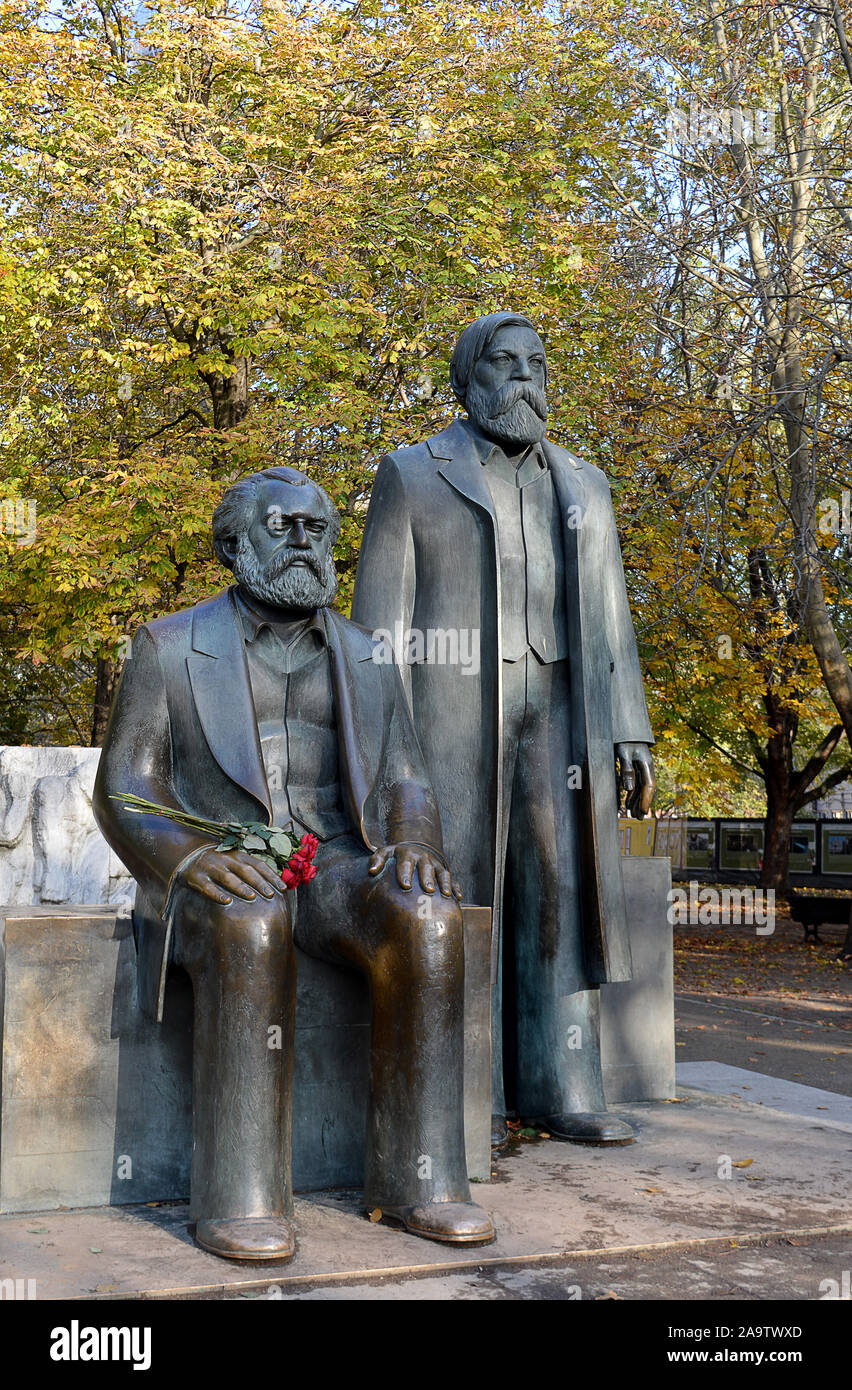 Statuen von karl marx -Fotos und -Bildmaterial in hoher Auflösung – Alamy