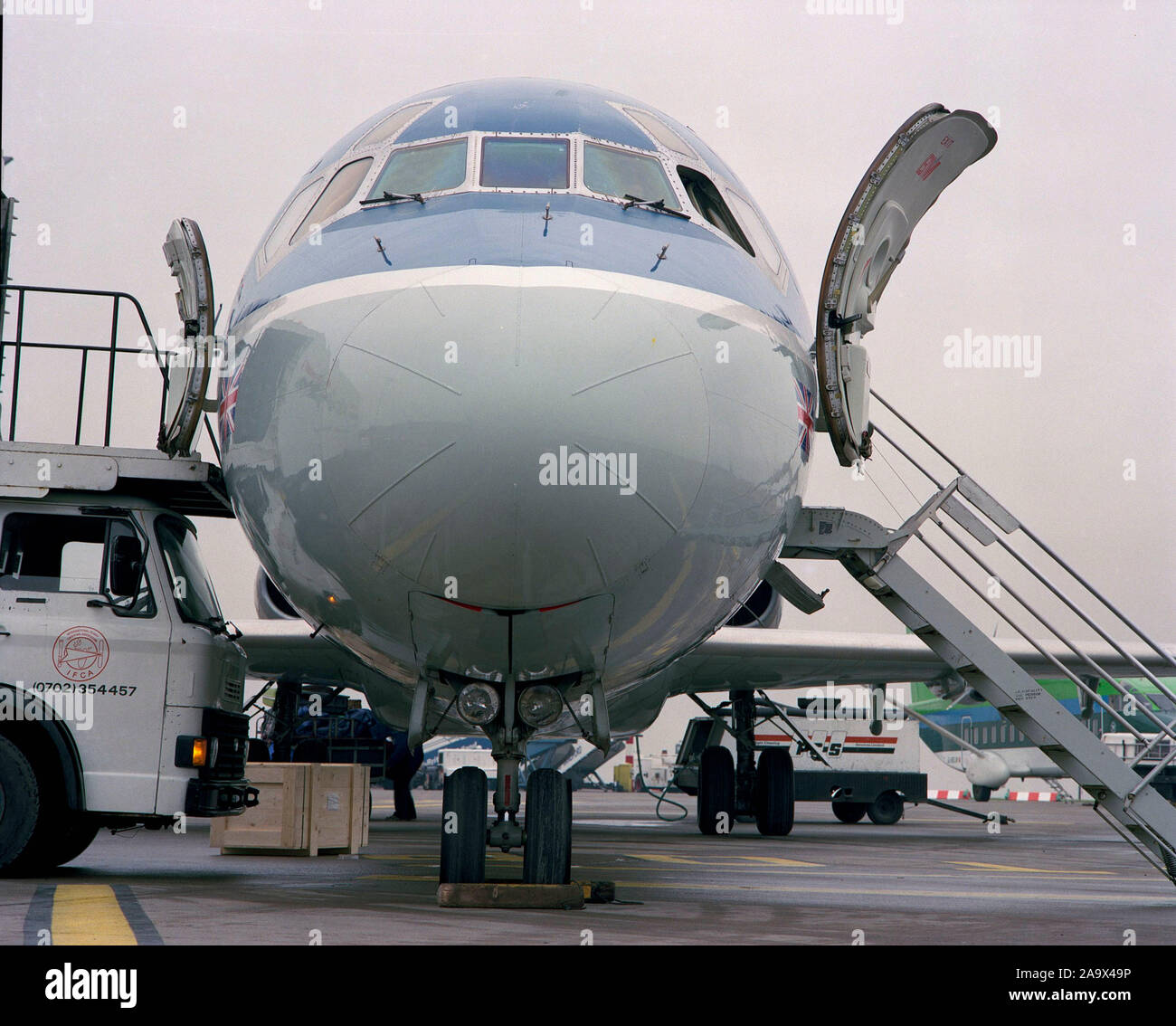 1988 british midlands aircraft am flughafen yeadon -Fotos und ...