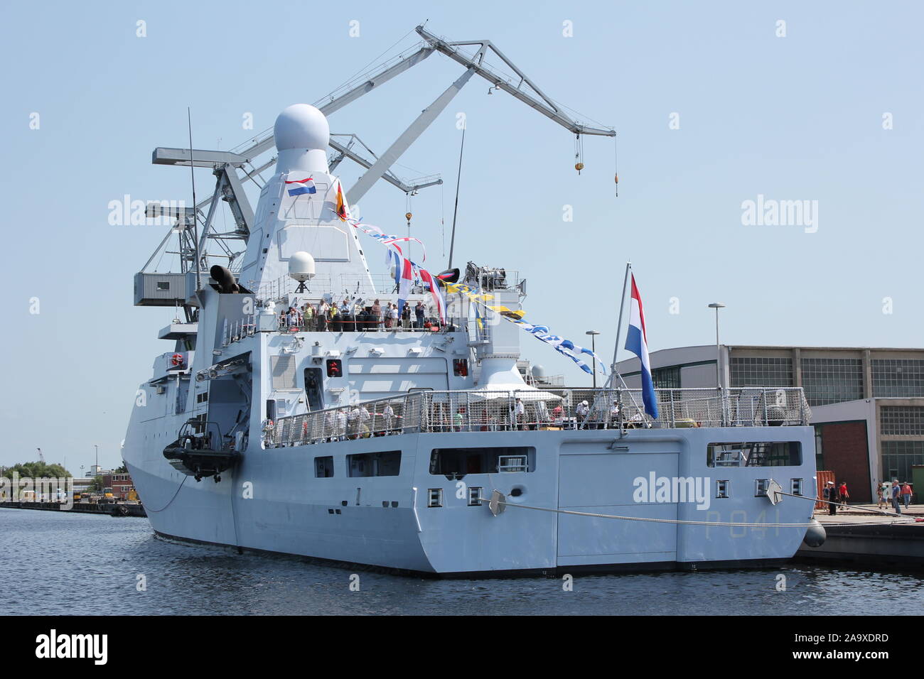 Integrierter mast thales -Fotos und -Bildmaterial in hoher Auflösung ...