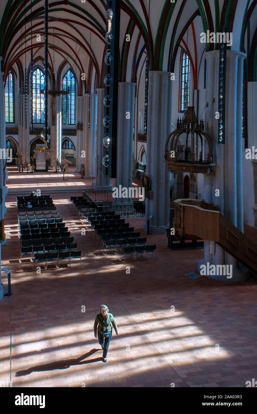 Innenraum der st nikolai kirche -Fotos und -Bildmaterial in hoher ...