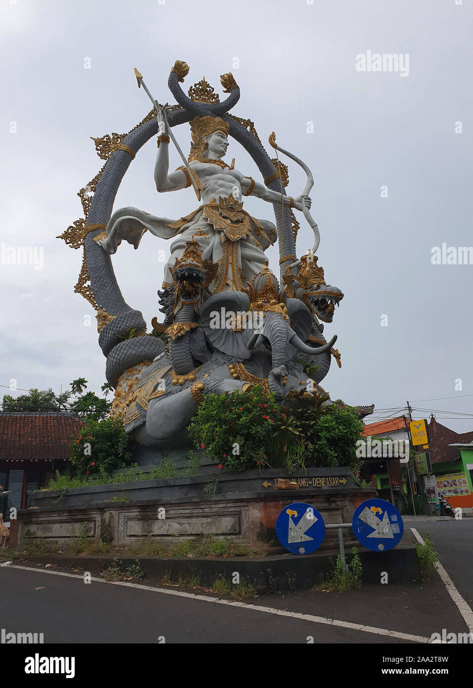 Arjuna statue -Fotos und -Bildmaterial in hoher Auflösung – Alamy